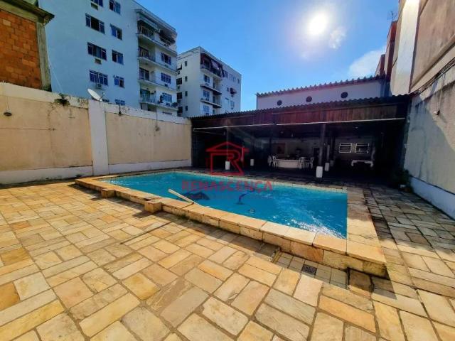 Casa com 6 Quartos e 6 Vagas de Garagem na Taquara