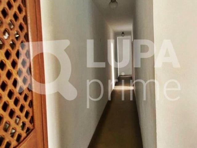 CASA COM 6 QUARTOS E 7 VAGAS DE GARAGEM À VENDA NA VILA MARIA ALTA