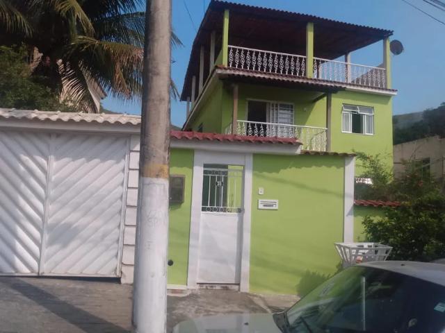 Casa com 6 Quartos e 3 banheiros à Venda, 500 m² por R$ 500.000