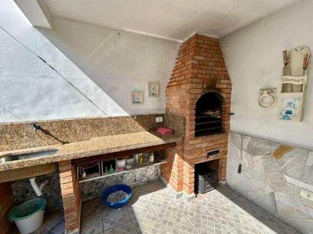 Casa com 6 quartos e área gourmet em Peruíbe