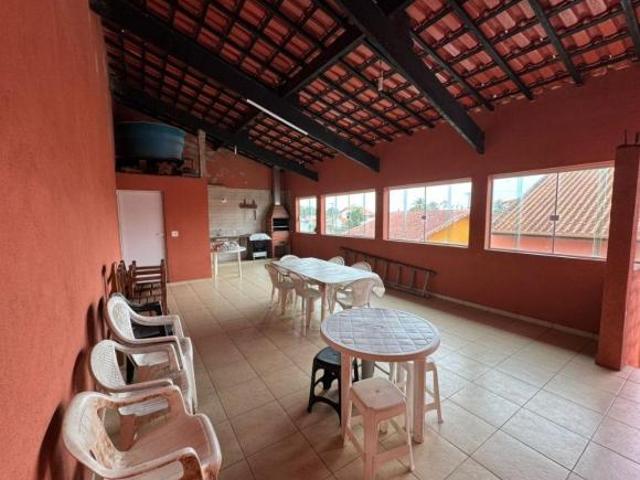 Casa com 6 quartos e piscina em Peruíbe