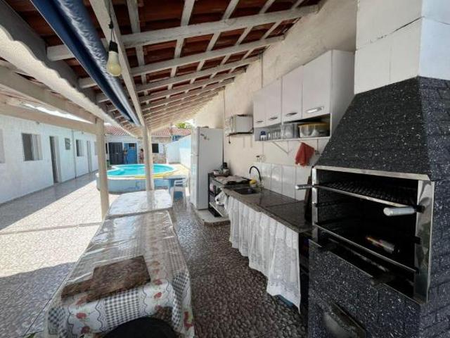 Casa com 6 quartos e piscina em Peruíbe
