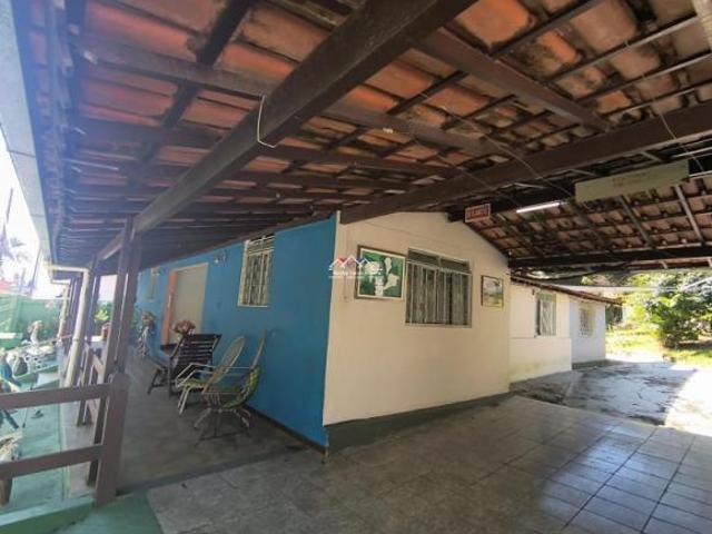 Casa com 6 quartos no centro de Florestal + garagem para 5 carros!
