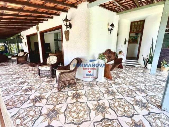 Casa com 6 Quartos sendo 3 Suítes à VENDA na Granja Viana/ Cotia SP