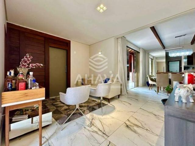 Casa com 6 Quartos sendo 4 suíte à Venda, 360m², Condomínio Rosa dos Ventos, Vespasiano