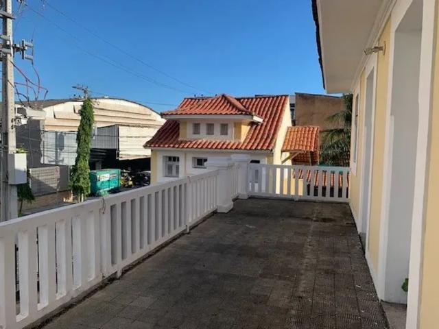 Casa com 6 Quartos para alugar, 840m² Centro