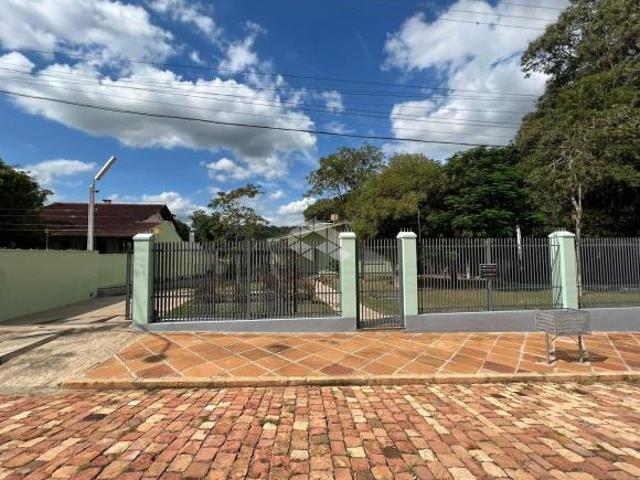Casa com 6.513,78m² de terreno