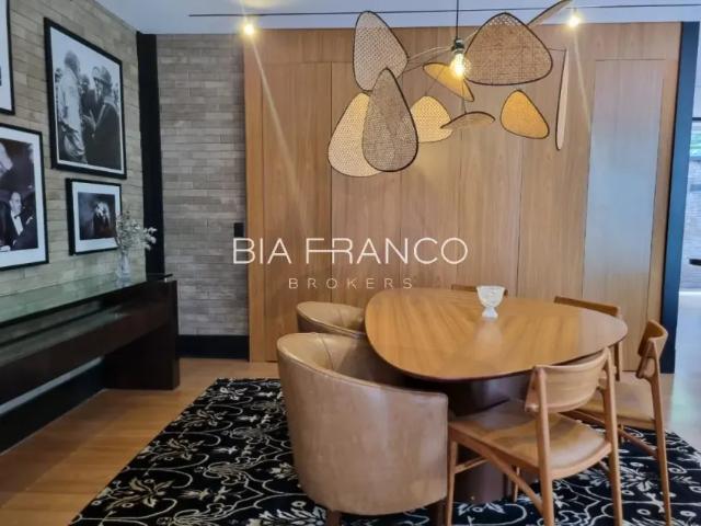Casa com 720 m², 5 quartos sendo 5 suítes à venda no bairro Jardim Paulista