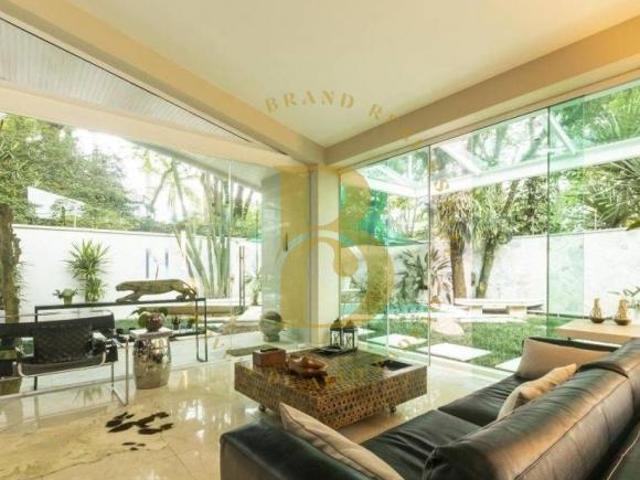 Casa com 750 m², 4 quartos sendo 4 suítes à venda no bairro Jardim Europa