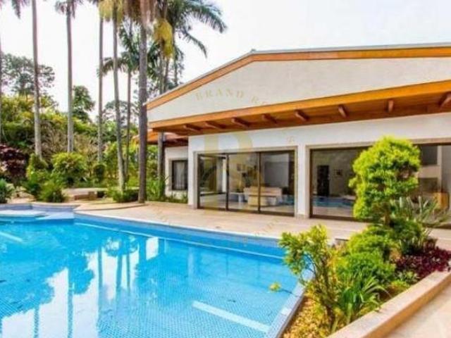 Casa com 750 m², 5 quartos sendo 5 suítes à venda no bairro Jardim Marajoara