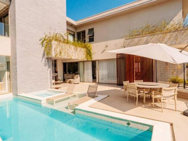 Casa com 762 m² e 4 quartos à venda em Alphaville