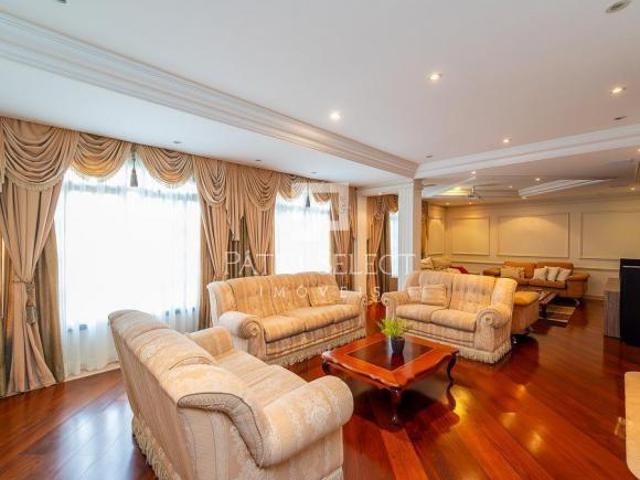 Casa com 767 m², 6 quartos sendo 4 suítes à venda no bairro Uberaba