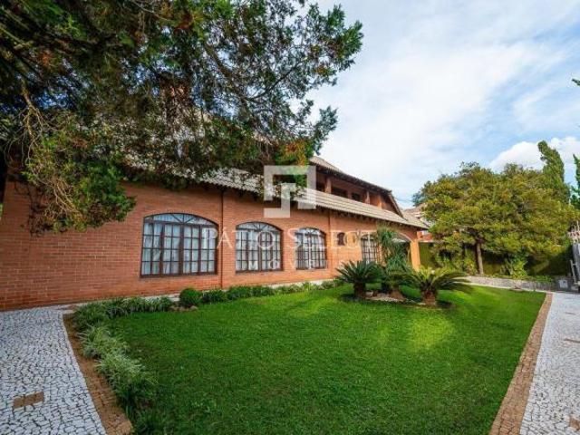 Casa com 767 m², 6 quartos sendo 4 suítes à venda no bairro Uberaba