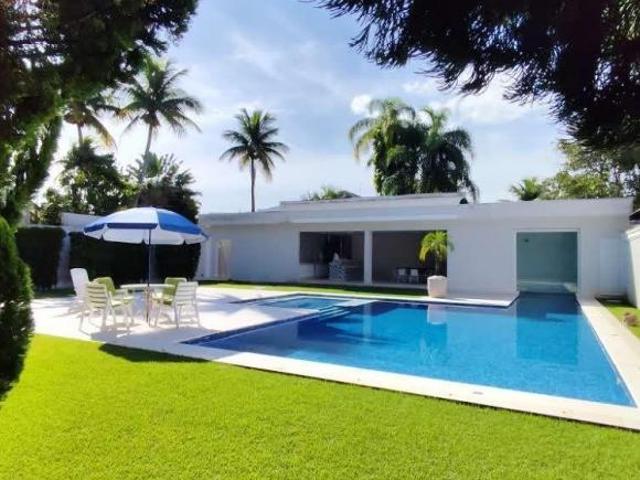 Casa com 7 dormitórios à venda, 500 m² por R$ 4.800.000,00 Acapulco Guarujá/SP