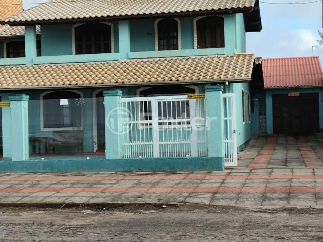 Casa com 7 dormitórios em Tramandaí