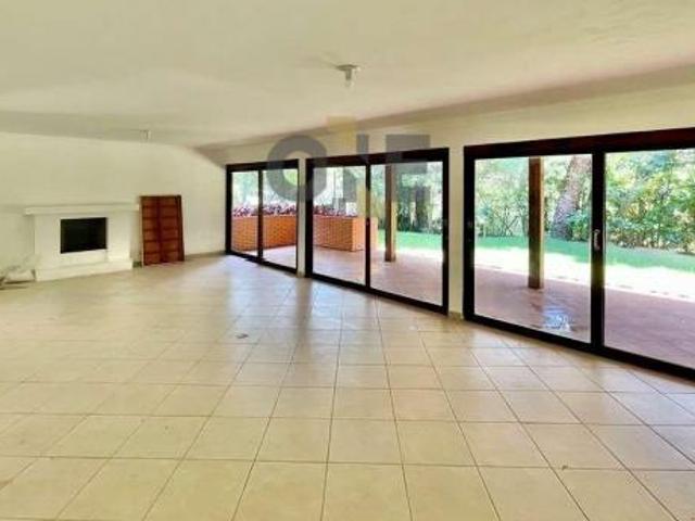Casa com 7 dormitórios, sendo 5 suítes para venda Cotia SP