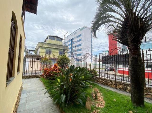 Casa com 7 quartos à venda em Belo Horizonte, no bairro Sagrada Família