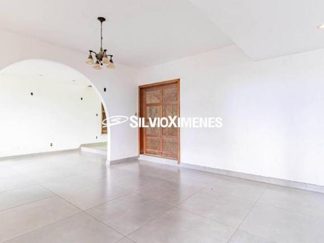 Casa com 7 quartos à Venda, São Lucas Belo Horizonte