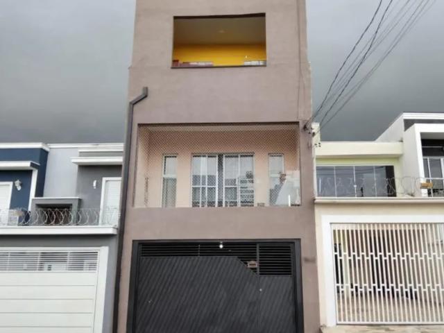 Casa com 7 Quartos e 4 banheiros à Venda, 330 m² por R$ 970.000