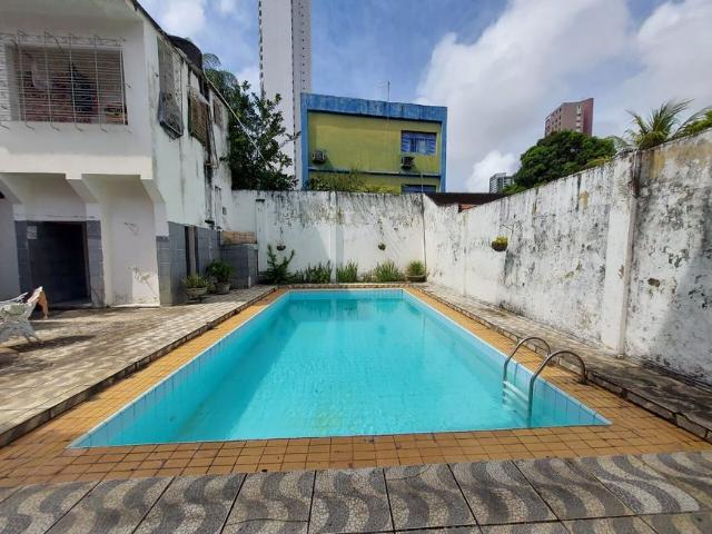 Casa com 7 Quartos e 7 banheiros à Venda, 338 m² por R$ 1.099.000