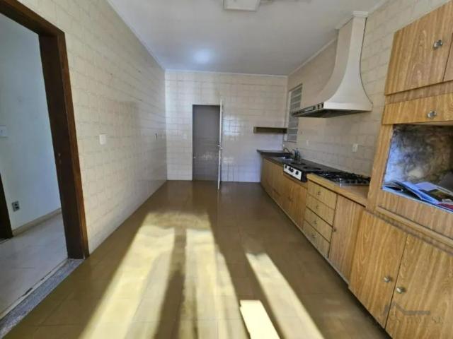Casa com 7 Quartos para venda ou aluguel, 250m² Vila Itapura