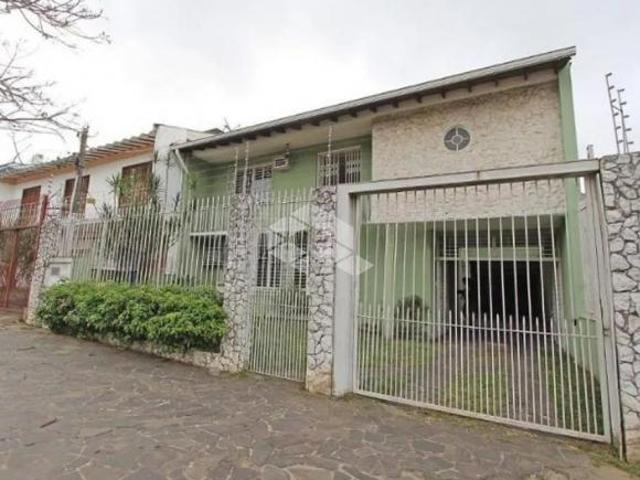 Casa com 800 m² e 5 quartos à venda no Partenon