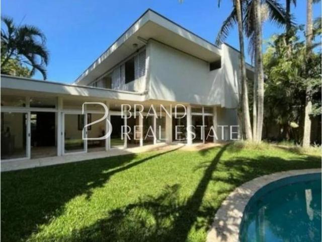 Casa com 808m², 5 quartos e 4 vagas de garagem no Jardim Europa
