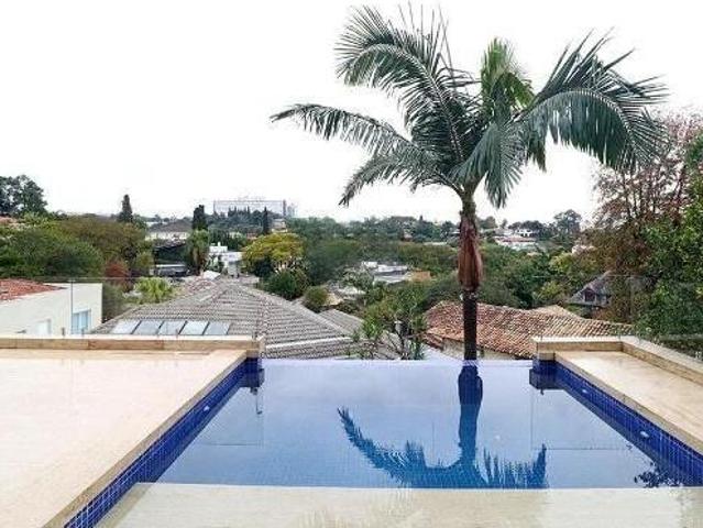Casa com 850 m², 5 quartos sendo 3 suítes à venda no bairro Jardim Guedala