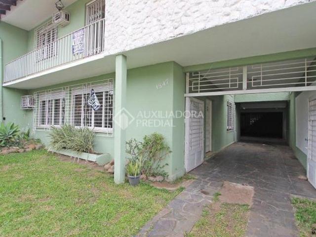 CASA COM 880M² NA RUA GUILHERME ALVES PORTO ALEGRE