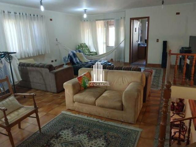 Casa com 8 Dormitórios 4 Suítes 6 vagas