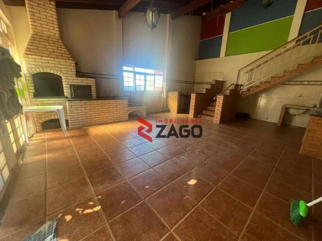 Casa com 8 Quartos e 3 banheiros à Venda, 243 m² por R$ 480.000