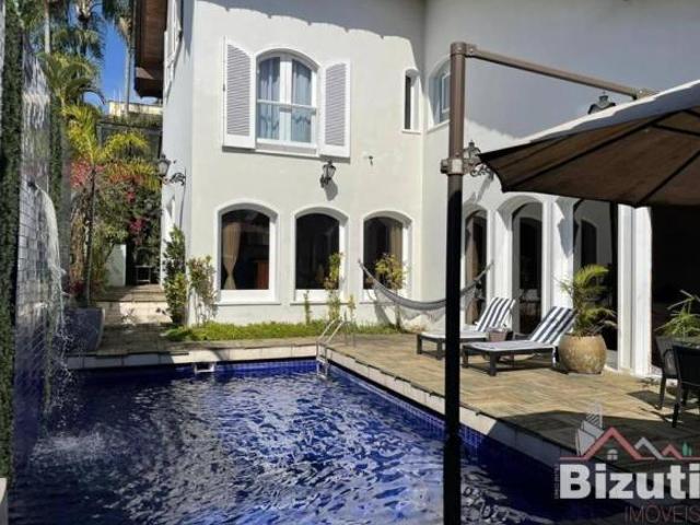 Casa com 8 quartos para venda em São Paulo!