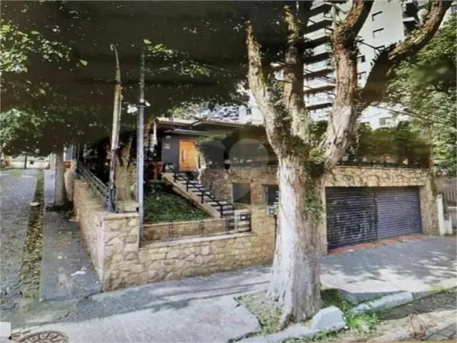 Casa com 8 quartos à venda em Saúde SP