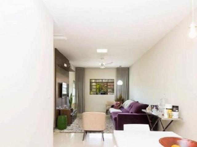 Casa com 93 m² e 3 quartos à venda em Vila Oliveira