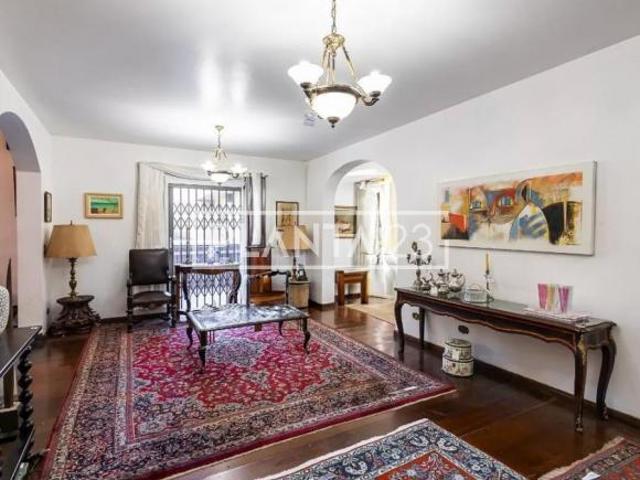 Casa com 900 m², 4 suítes e 6 vagas à venda no Alto de Pinheiros