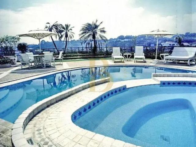 Casa com 920 m², 4 quartos sendo 4 suítes à venda no bairro Jardim Guedala
