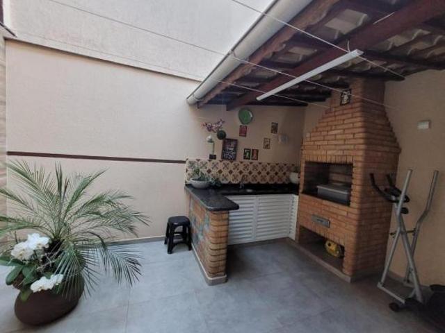 Casa com 92 m² e 3 quartos à venda em Vila Mogilar