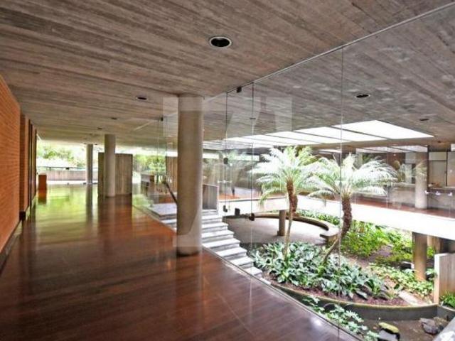 Casa com 976 m² em terreno de 3.100 m² à venda na Cidade Jardim