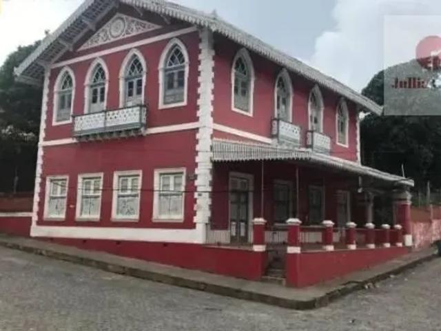 Casa com 9 Quartos e 4 banheiros à Venda, 450 m² por R$ 2.000.000