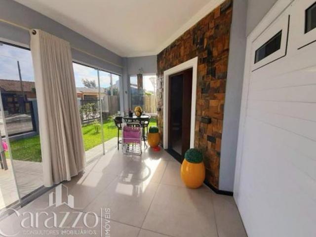 Casa com 03 dormitórios