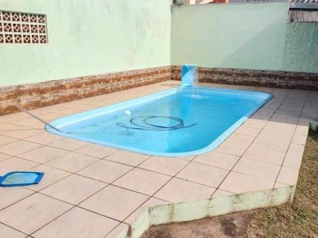 Casa com 03 dormitórios
