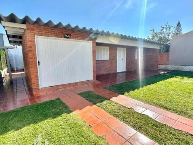 Casa com 03 dormitórios
