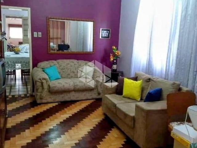 Casa com 03 dormitórios à venda no bairro Nossa Senhora do Perpétuo Socorro em Santa Maria, RS