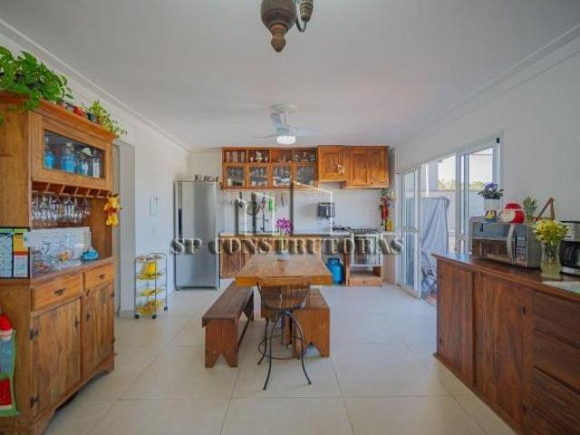 Casa com 03 dormitorios a venda, 272 m2 por R$ 1.800.000,00 Residencial Valville II Santana de P
