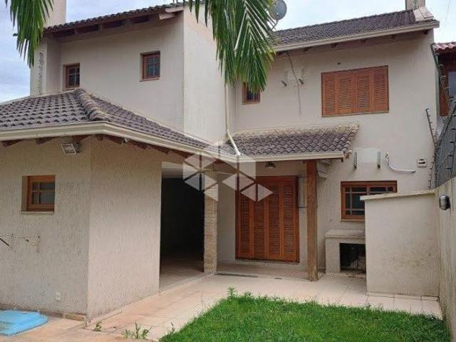 Casa com 03 dormitórios Aberta dos Morros