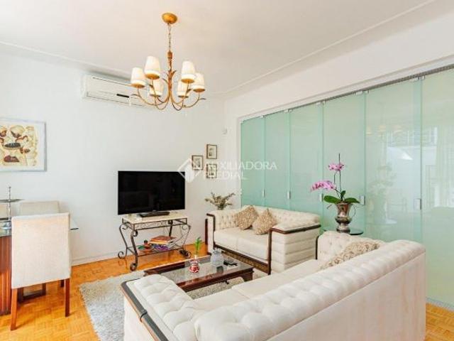 Casa com 03 dormitórios e duas vagas