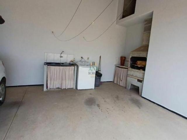 Casa com 03 dormitórios e Edícula