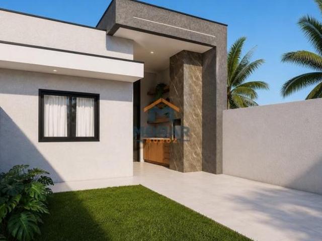 Casa com 03 dormitórios e Piscina 400m do Mar