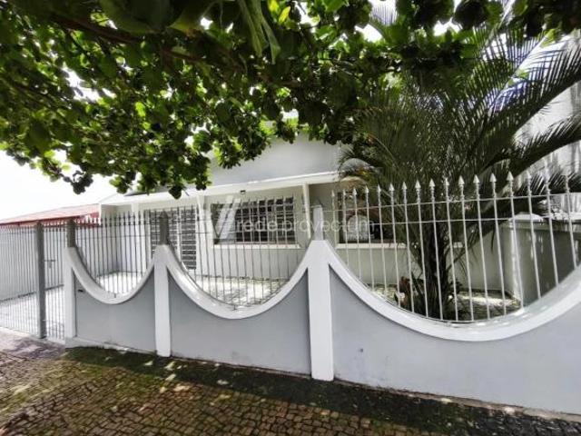 CASA COM 03 DORMITÓRIOS E PISCINA NO JARDIM NOVA EUROPA/ CAMPINAS