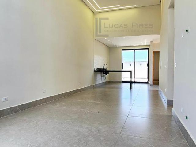 Casa com 03 dormitórios e suíte no Condomínio Horto Florestal Villagio